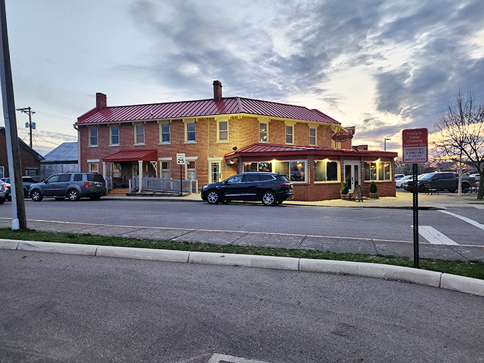 A street view that might not stop traffic, but the aromas wafting from inside certainly will. Photo credit: <a href="https://maps.google.com/maps/contrib/102891593637703515914" target="_blank" rel="noopener noreferrer">Robert Mills</a>