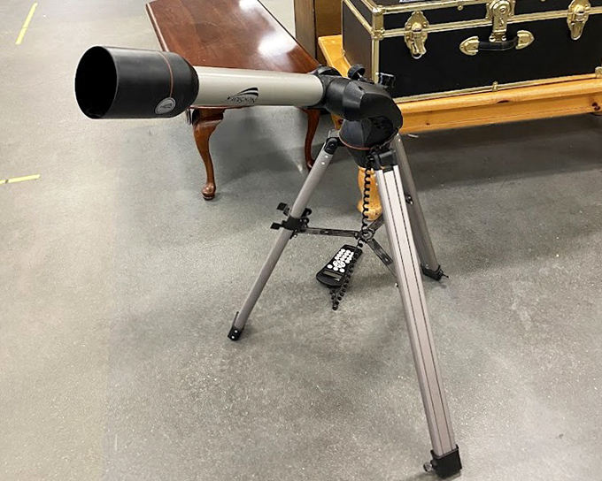 "Houston, we have a bargain!" This telescope once helped someone explore the cosmos, now available for the price of a pizza.