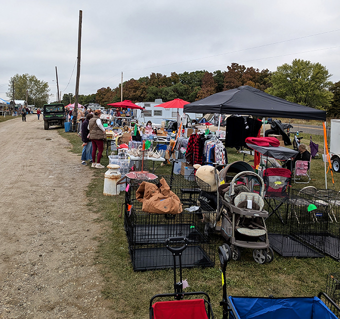 The thrill of the hunt in action &ndash; shoppers browse outdoor stalls where one person's castoffs become another's prized discoveries.