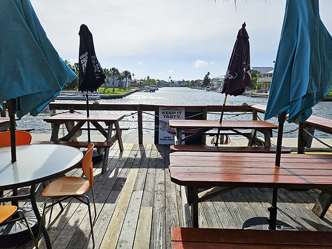 Waterfront tables worth waiting for. The kind of view that makes even mediocre food taste better&mdash;though mediocrity is not on the menu here.