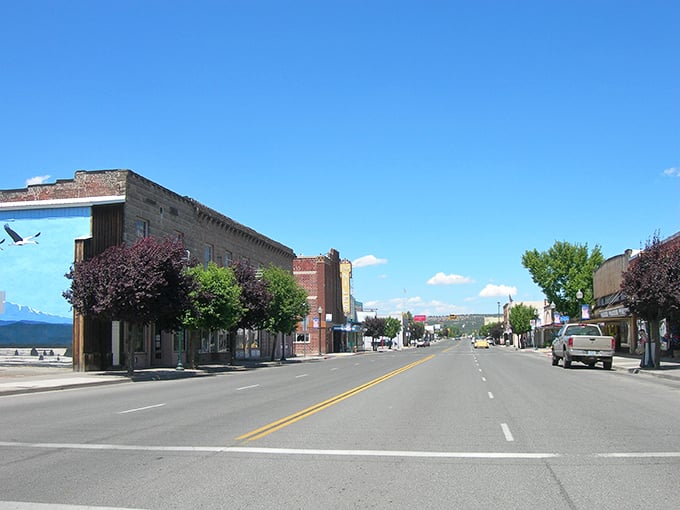 Main Street Alturas: Where time slows down and your retirement savings stretch further than you ever imagined possible.