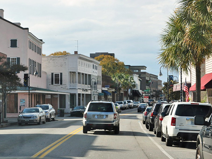 Beaufort's historic downtown looks like a movie set &ndash; because it actually has been one! Those moss-draped oaks have stories to tell.