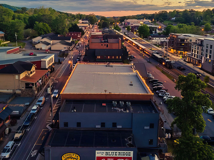 Downtown Blue Ridge at sunset &ndash; where small-town charm meets mountain magic in a picture-perfect Georgia twilight.