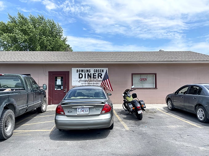 The humble pink exterior of Bowling Green Diner promises no frills, just honest food that'll make your stomach and wallet equally happy.