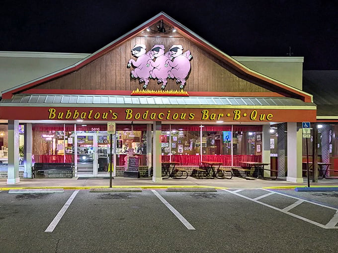 Those pink pigs dancing on the roof aren't just decoration&mdash;they're announcing serious barbecue business below.