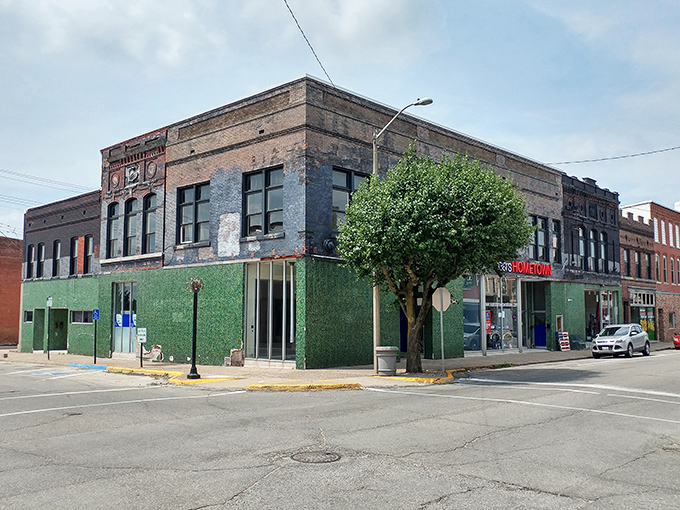 Fort Madison's downtown shows off those classic brick buildings where history whispers from every weathered corner and storefront.