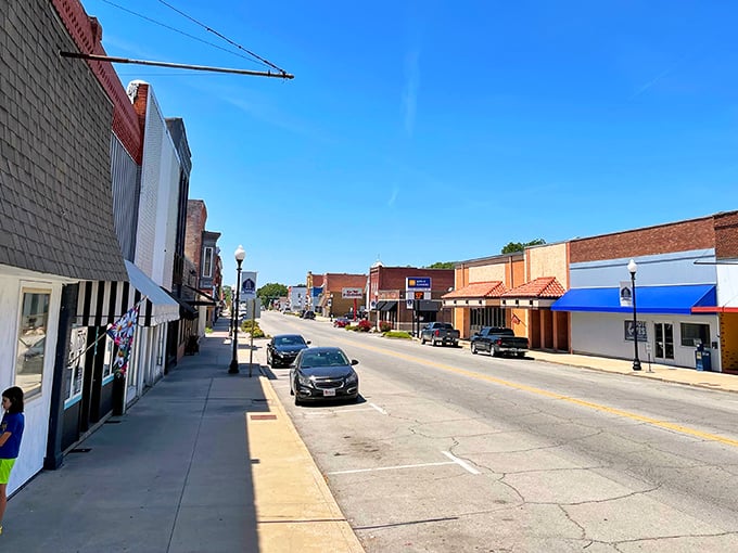 Neodesha's sun-drenched Main Street&mdash;where traffic jams mean three cars at once and your retirement check covers rent with money left for pie.