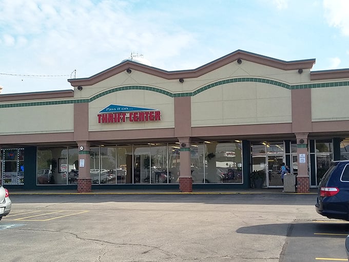 1a. pass it on thrift center (crestwood)