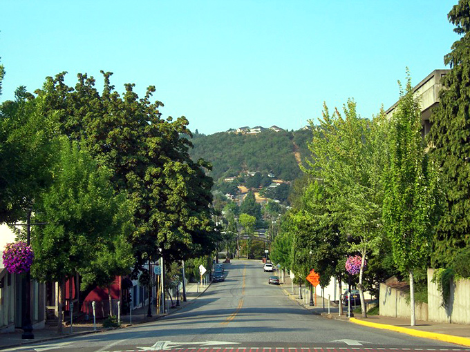 Tree-lined streets of Roseburg welcome you with small-town charm that feels like stepping into a Norman Rockwell painting.