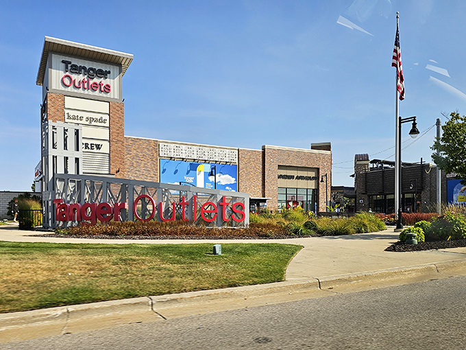 Look at that red brick charm welcoming shoppers like an old friend with open arms.