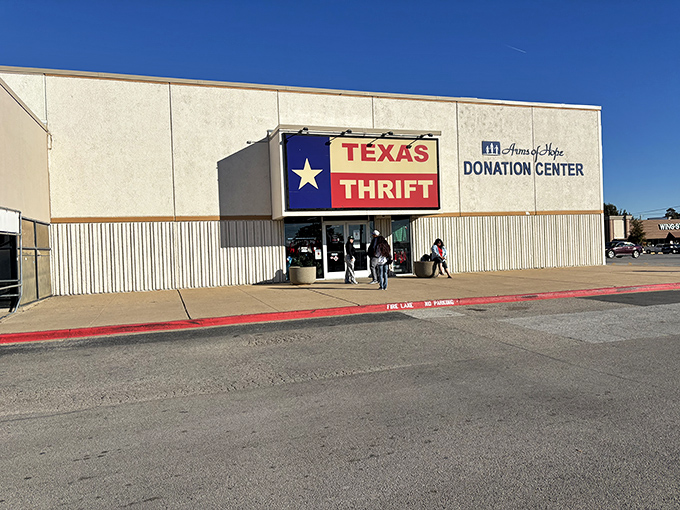 Look at that Texas flag proudly waving - this thrift paradise stretches wider than a ranch!