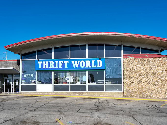 That distinctive curved roofline makes Thrift World look like a retro spaceship landed in Omaha. 
