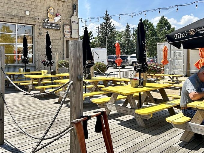 Yellow picnic tables and nautical ropes? This Milwaukee deck screams "I'm on a boat!" without the seasickness or water.