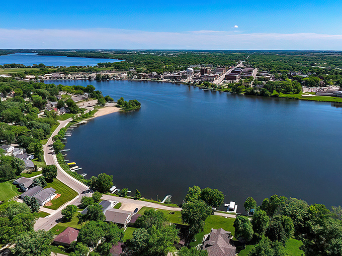 Where water meets affordable living! Albert Lea's scenic shoreline offers postcard views that don't require a millionaire's budget.