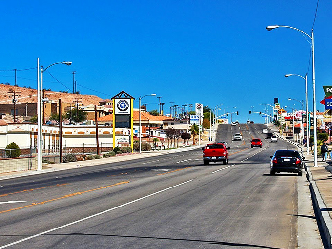 Wide boulevards tell stories of cross-country travelers, creating that classic American road trip feeling every single day.