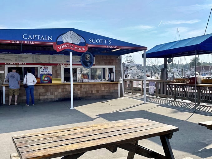 Where lobster dreams come true! Captain Scott's seaside setup promises maritime magic in every creamy spoonful.