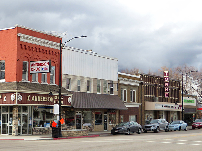 Classic small-town charm meets mountain majesty in this affordable Sanpete Valley treasure.