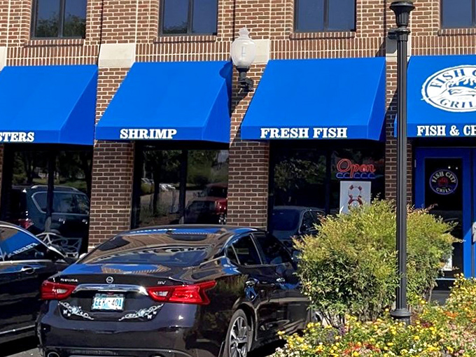 The "FRESH FISH" sign isn't kidding around. This place is to seafood what Sinatra was to swing &ndash; simply the real deal.