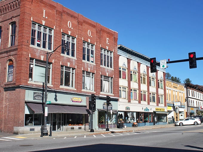 These classic storefronts remind you why small-town America still has that irresistible, timeless charm.