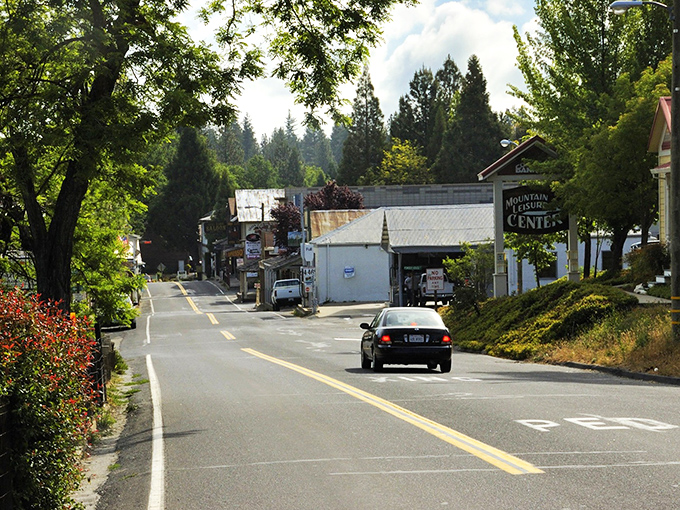 This Sierra Nevada foothills town proves that Gold Rush history and modern comfort make perfect retirement neighbors.