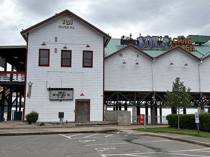 Rain or shine, this riverside crab haven beckons with its promise of buttery seafood feasts and waterfront views.