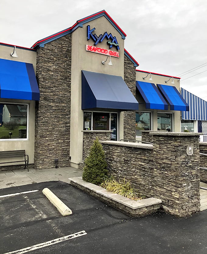 The neon "Seafood Grill" sign promises ocean treasures in this unassuming Stevens gem.