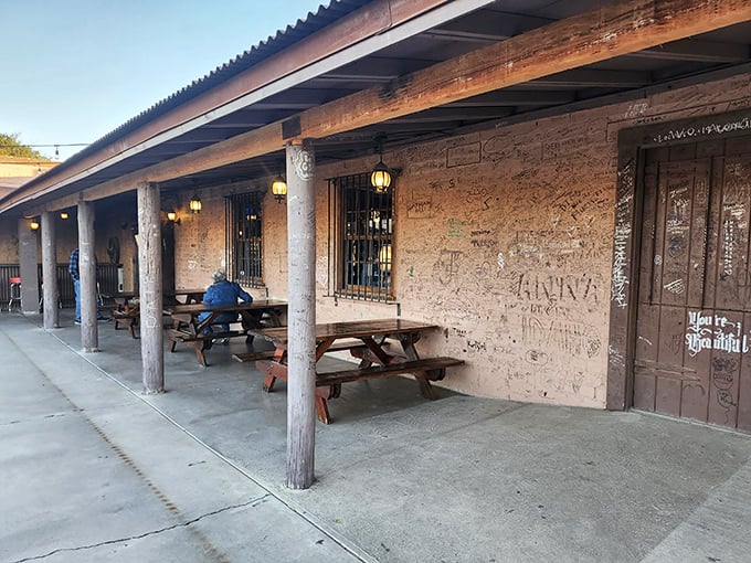 Those wooden picnic tables have hosted more happy carnivores than a T-Rex family reunion. Pure Arizona charm!