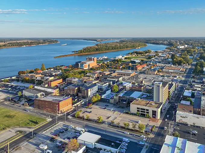 Paducah's stunning riverfront view shows why this artsy town has captured the hearts of visitors for generations.
