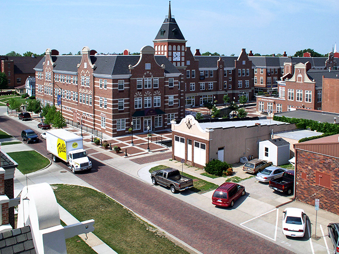 These Dutch-inspired buildings create a European village atmosphere that would make Disney's Imagineers jealous of the authentic charm.