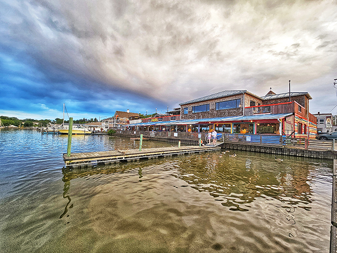 Waterfront dining with a view that rivals coastal spots. Pickle Bill's proves great seafood can happen anywhere, even in Ohio.