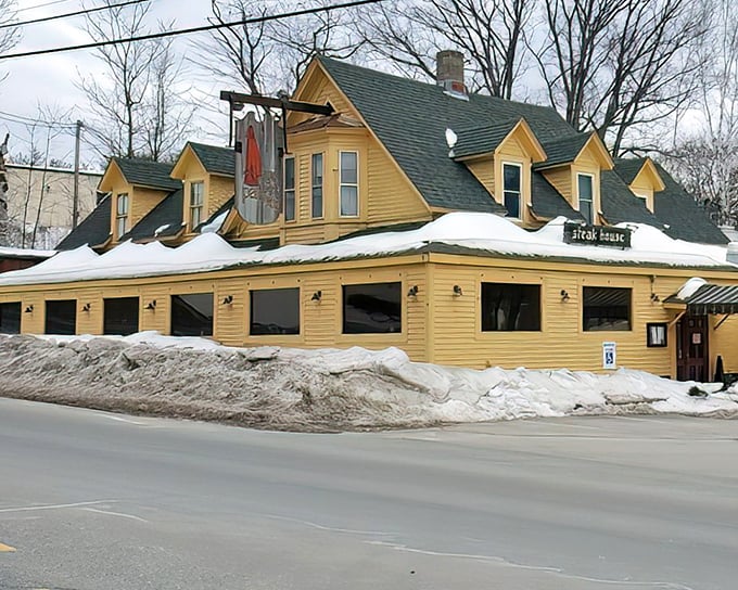 When snow blankets the roof and that yellow facade beckons, you know you've found the perfect apr&egrave;s-ski dinner destination.
