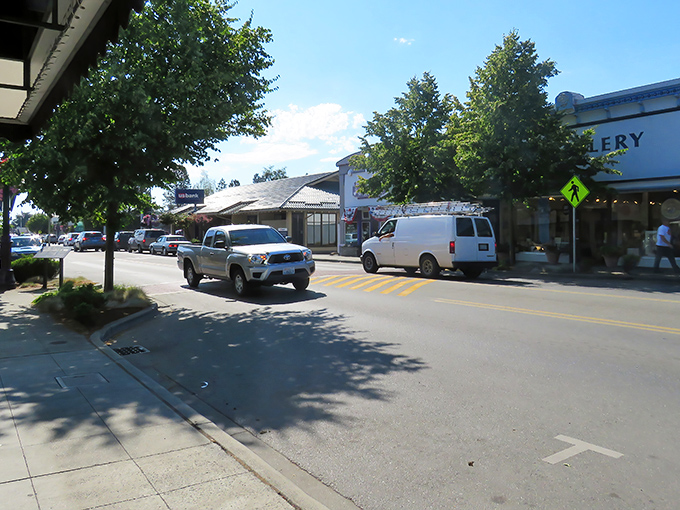 Tree-lined streets whisper "slow down and stay awhile" in this rain-shadow haven of perpetual pleasantness.