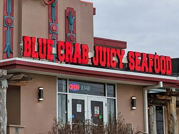 With its bold art deco styling and that show-stopping crab sign, this place screams "seafood palace" in the heart of Indianapolis.
