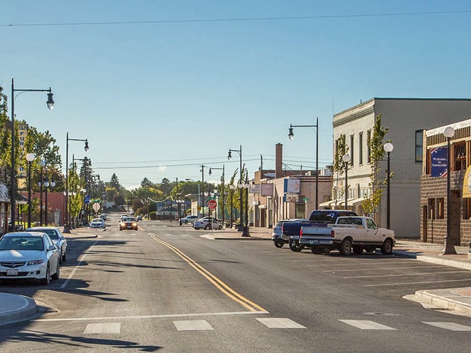 Downtown Sunnyside's tree-lined streets create the perfect backdrop for wallet-friendly wandering and small-town charm discoveries.
