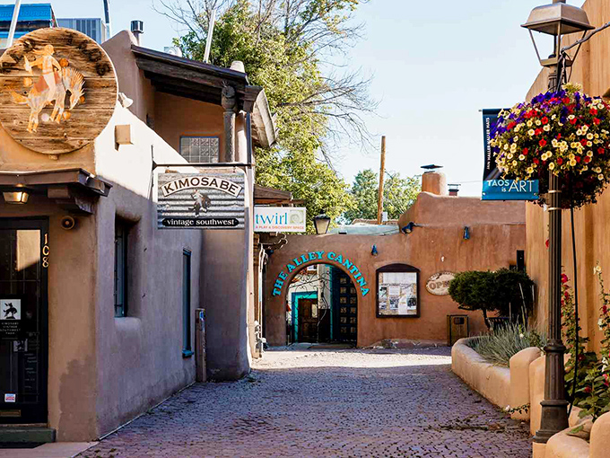 Taos' enchanting alleyways beckon with colorful galleries and shops &ndash; like a treasure hunt where the journey itself is the prize.