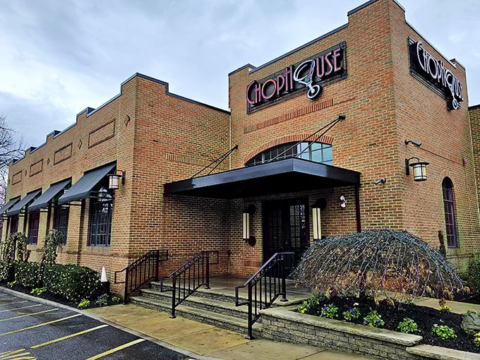 Rain or shine, this unassuming brick building houses steak dreams that would make even the most dedicated vegetarian pause.
