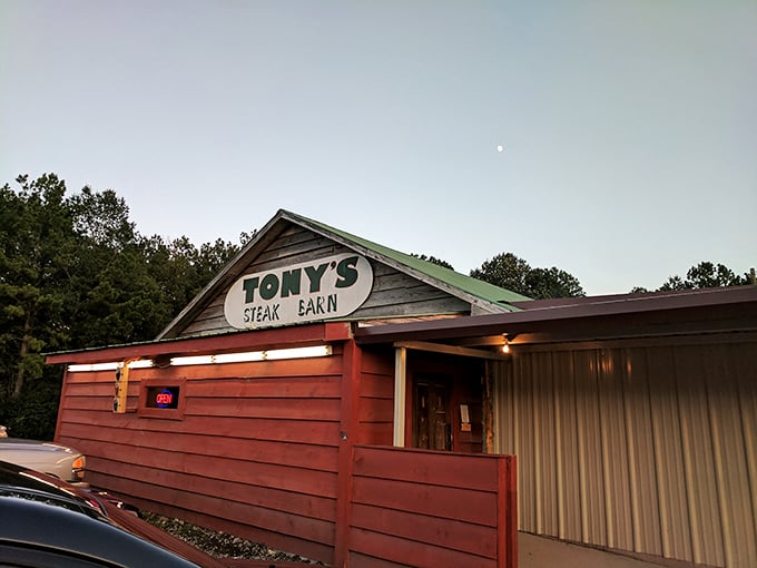 Sometimes the best steakhouses look exactly like what they promise: honest, unpretentious, and ready to deliver.