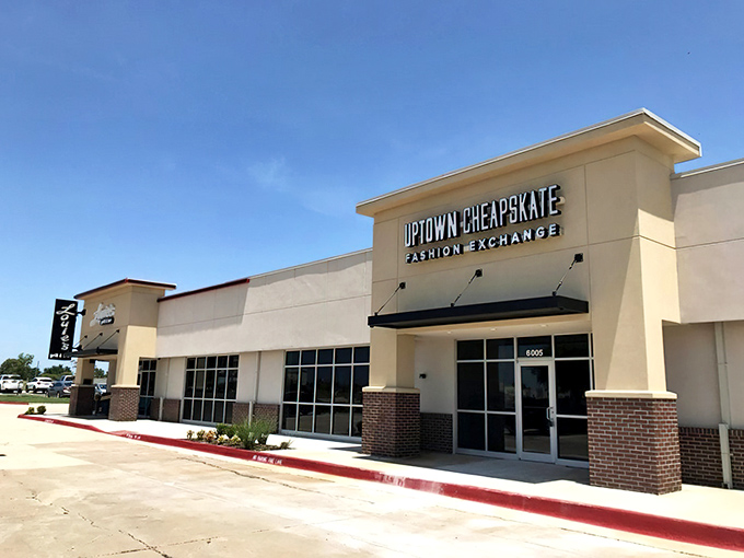 Clean lines and clear signage make treasure hunting feel surprisingly sophisticated here.