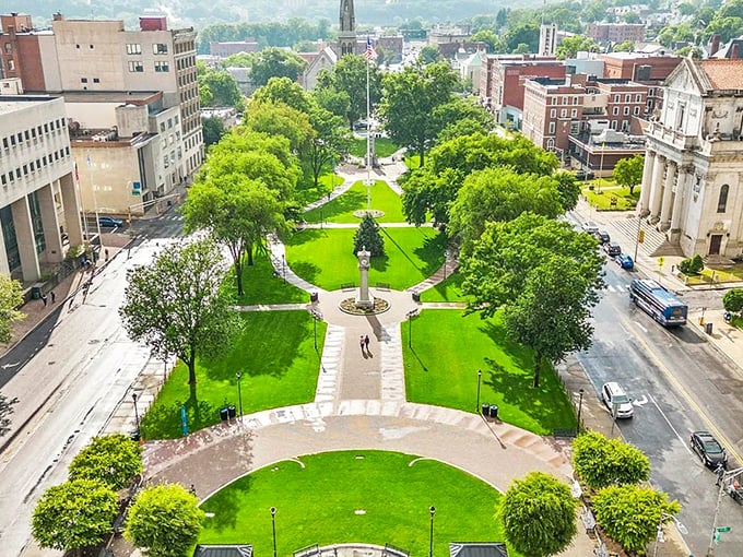 The Green spreads out like a welcome mat, inviting you to slow down and appreciate small-city charm done right.
