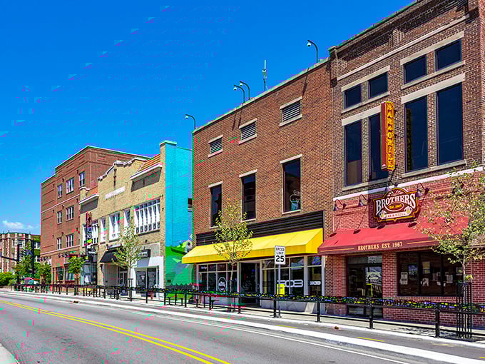 Colorful storefronts line the sidewalks like a friendly neighborhood welcoming committee that never takes a day off.