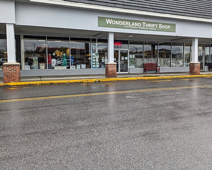 Spacious parking and wide glass windows create an inviting and stress-free shopping experience.