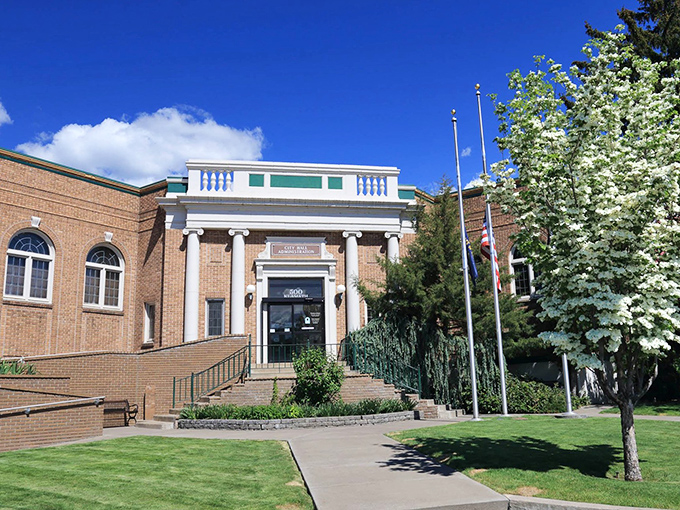 City Hall stands proud with columns that say "we mean business" but in the friendliest possible way.