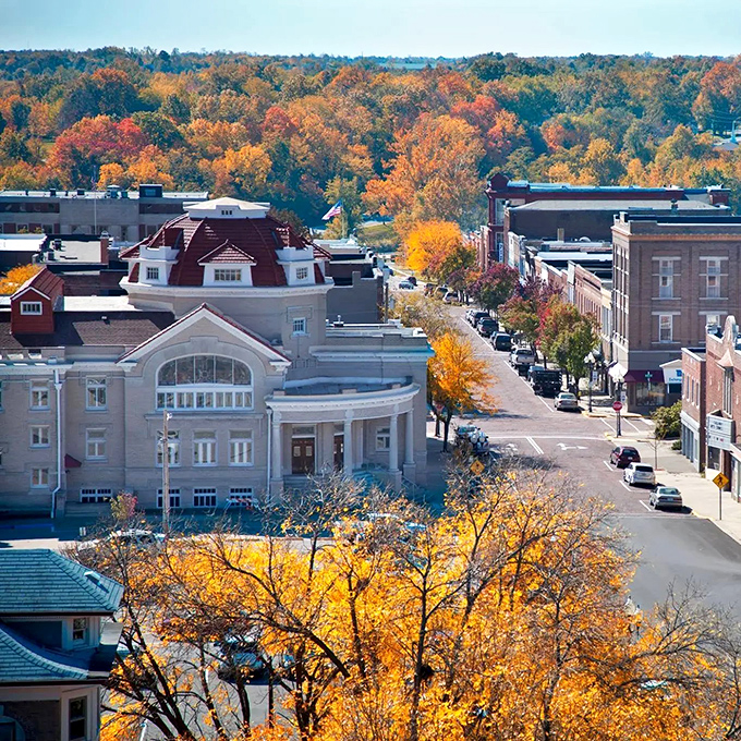 Autumn paints Fulton's downtown in cinematic hues of gold and crimson, creating the perfect backdrop for those "small town with a big heart" moments.
