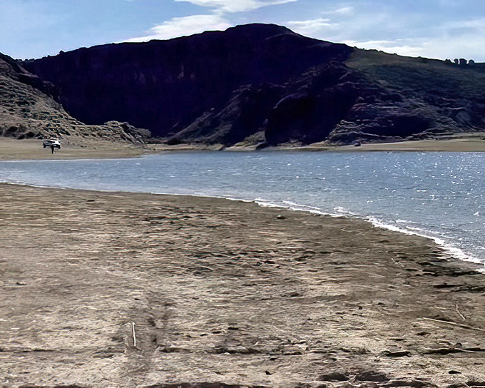 Nature's beach resort without the crowds. Echo Canyon Reservoir's sandy shores invite you to kick off your shoes and stay awhile.