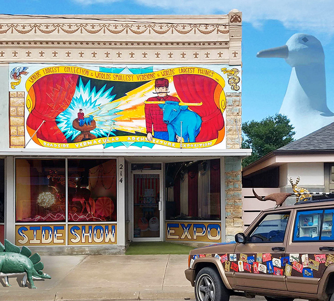 Step inside this carnival-like facade and discover "The World's Largest Collection of the World's Smallest Versions of the World's Largest Things." Try saying that five times fast!