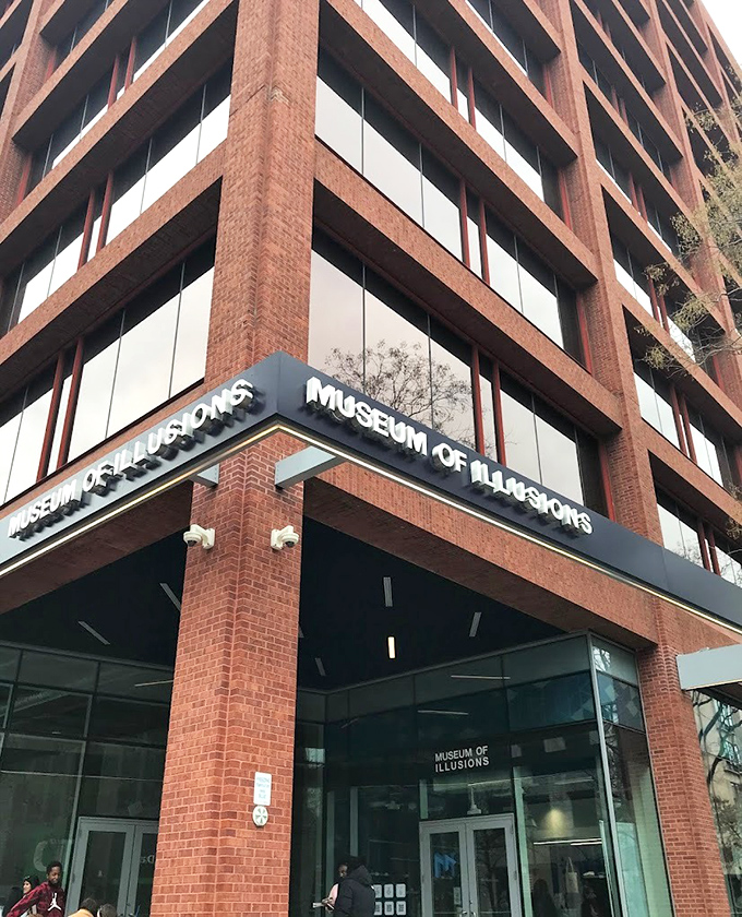 Hiding in plain sight, the Museum of Illusions' brick exterior gives little warning of the reality-bending experiences waiting inside this Philadelphia gem.