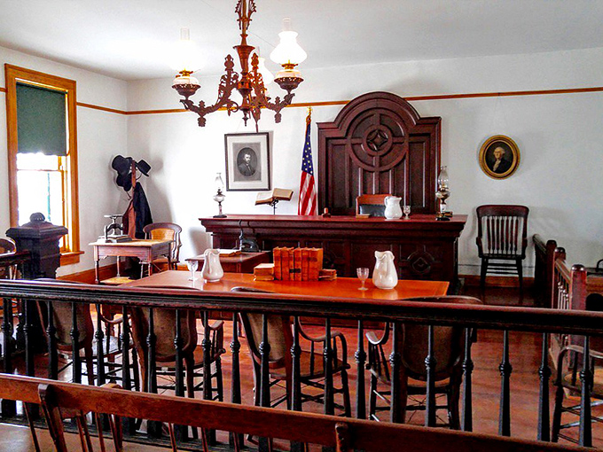 Where justice was served in the 1800s&mdash;though the ghosts apparently never got the memo about adjournment.