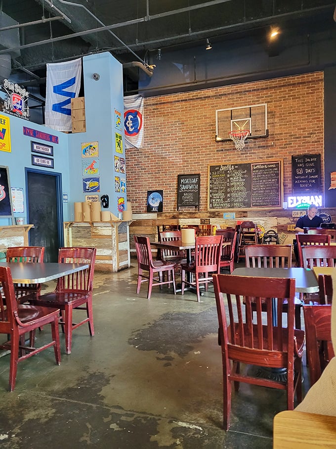 Basketball hoops and Chicago sports memorabilia create the perfect backdrop for serious eating. This isn't dining&mdash;it's a delicious time-out.