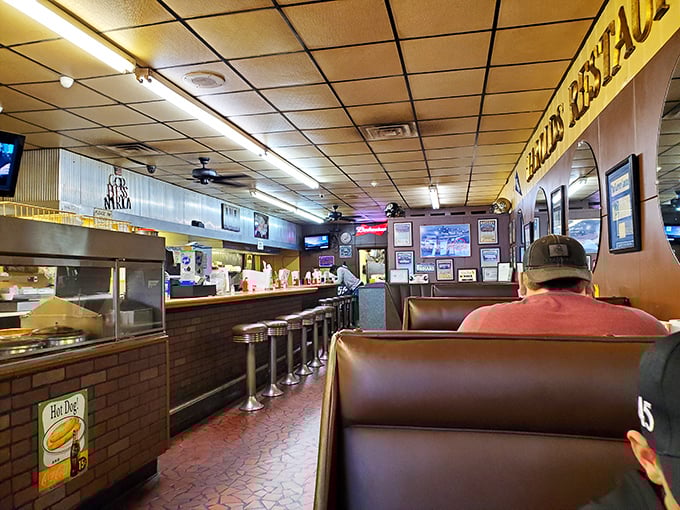 Yellow walls adorned with Maryland memorabilia create a Chesapeake Bay time warp. No fancy tablecloths needed when the food does the talking.