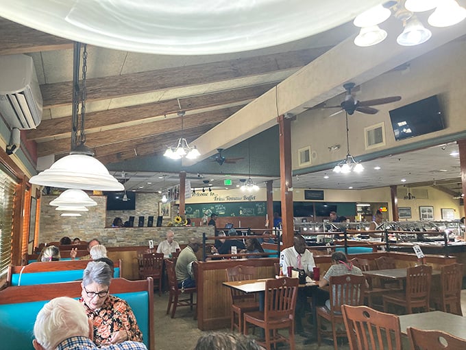 Wooden beams and cozy booths create that perfect "Sunday dinner at grandma's" atmosphere we all crave.